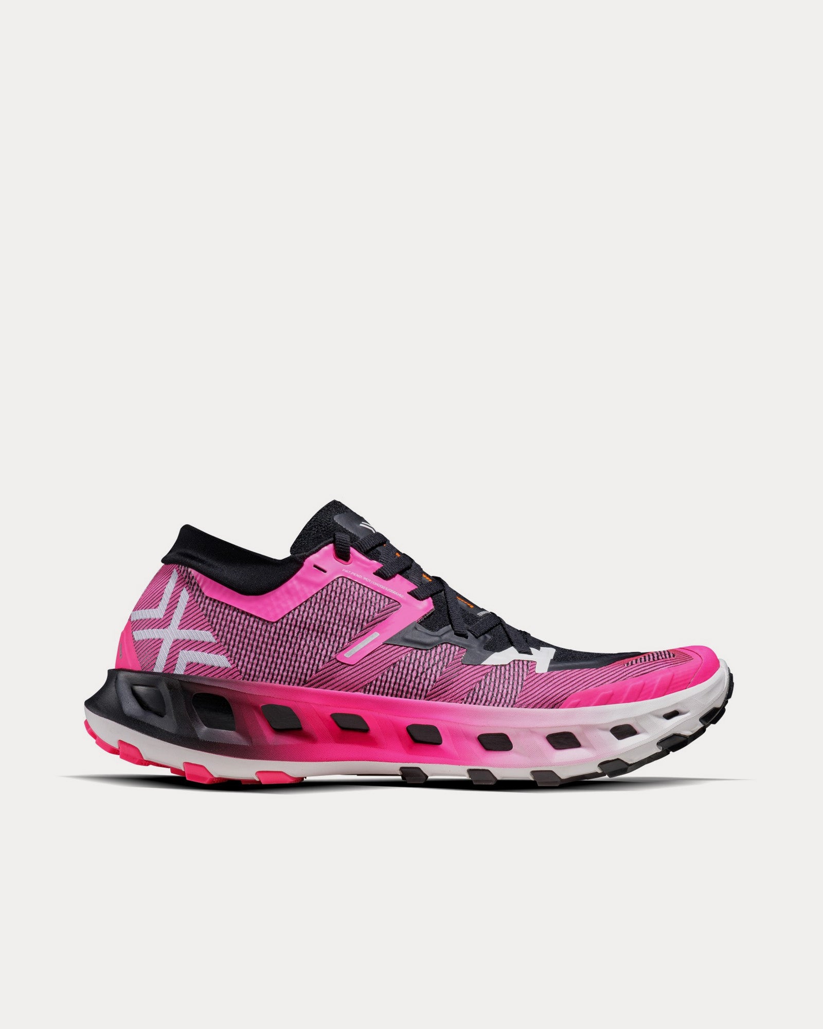 X-Bionic Unisex Terraskin X02 Fluo Pink / X White / X Black Running Shoes