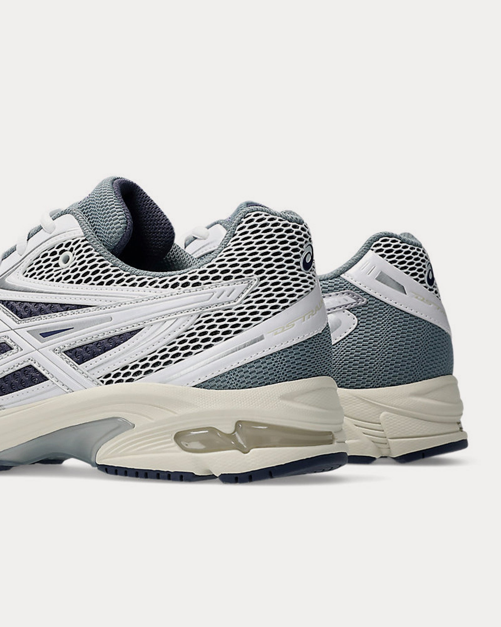 Asics Unisex GEL-DS Trainer 14 White / Pure Silver Low Top Sneakers