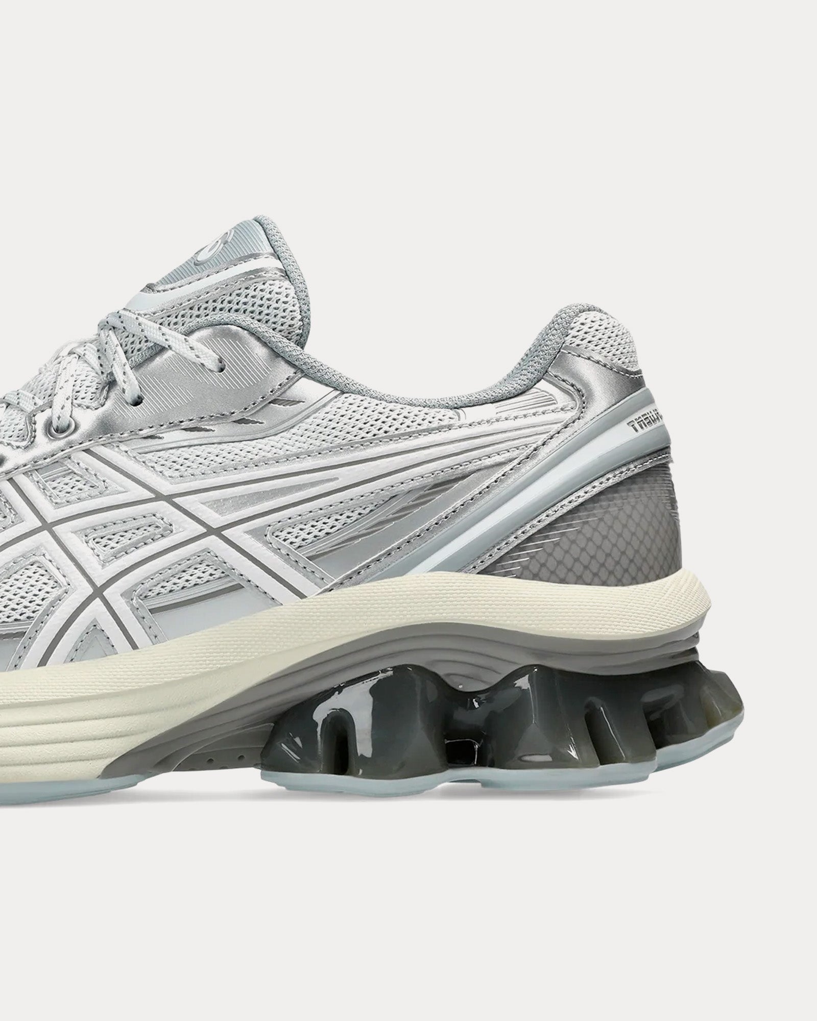 Asics Unisex Gel-Kinetic Fluent White / White Low Top Sneakers