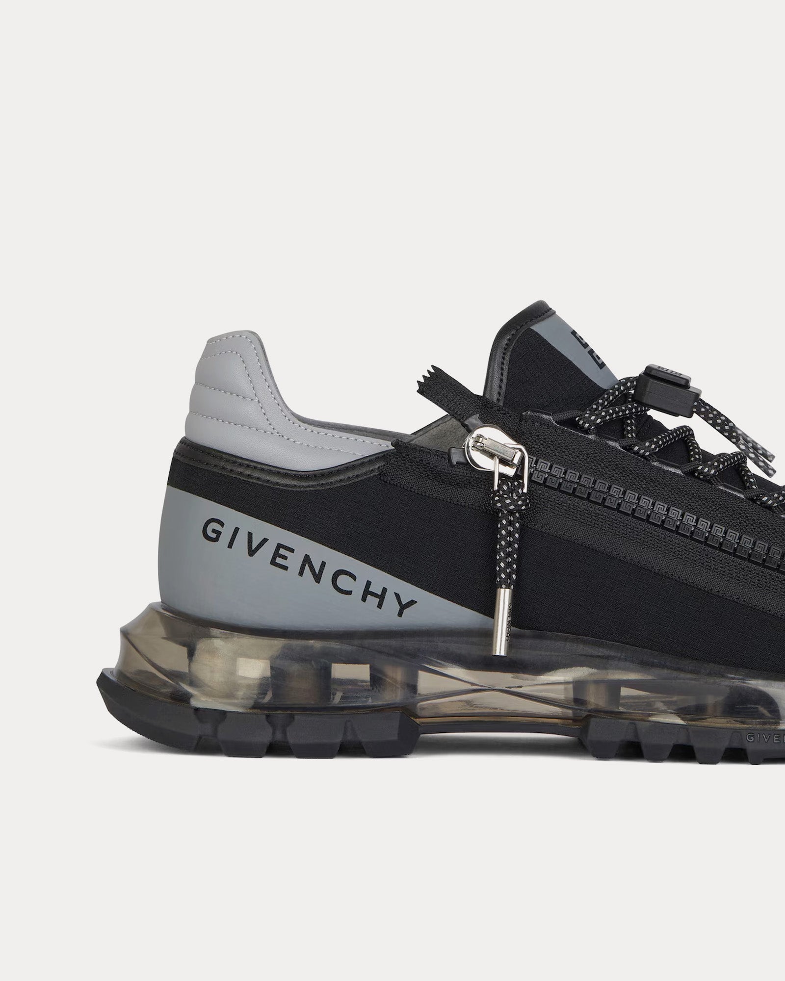 Givenchy Men's Spectre Runner Synthetic Fiber Black / Grey Low Top Sneakers & Trainers