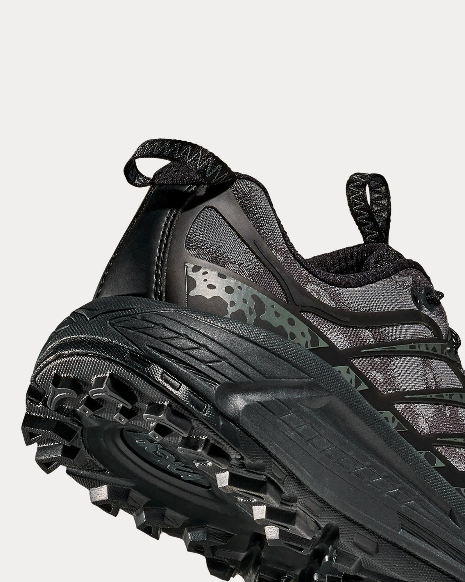 HOKA Unisex Stealth/Tech Mafate Three2 Black / Carbon Black Running Shoes