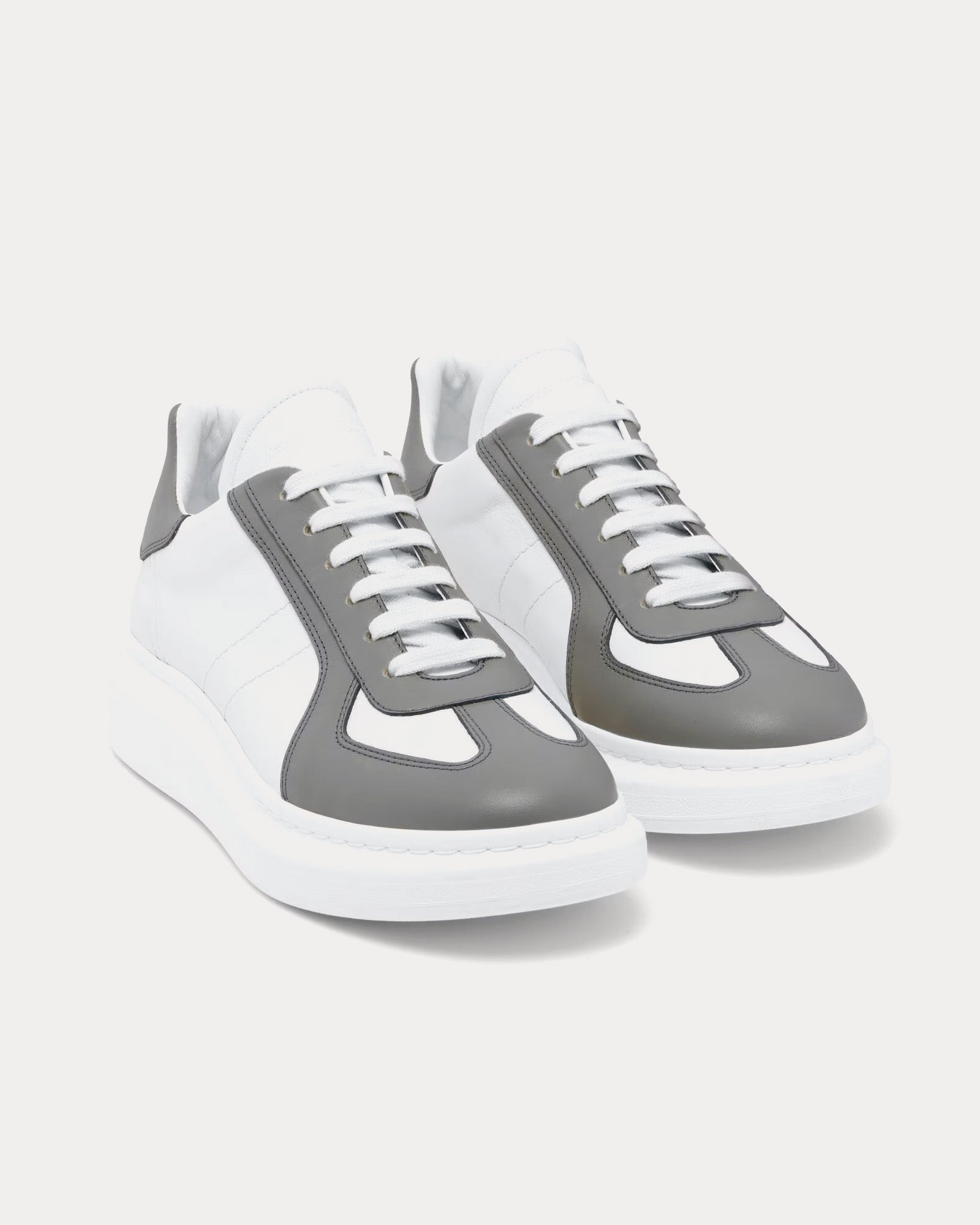 McQueen Men's Oversized Retro Off White / Cool Grey Low Top Sneakers