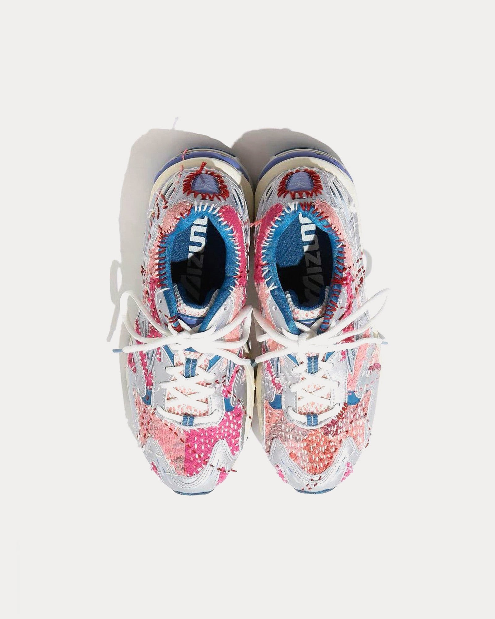 Mizuno x Sashiko Girls Unisex x Kuon Wave Rider 10 Silver / Pink / Blue Low Top Sneakers & Trainers