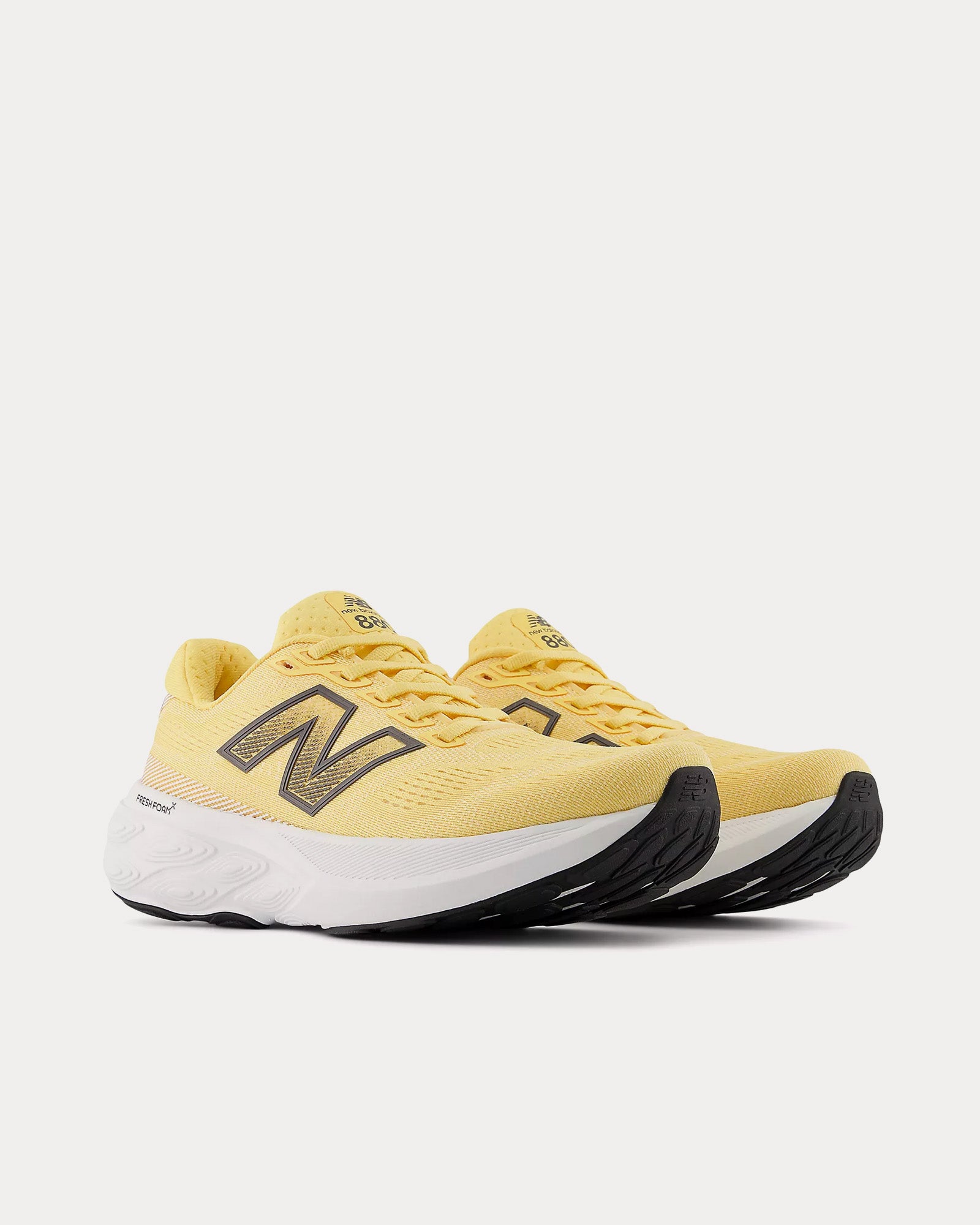 New Balance Women's Fresh Foam X 880v15 Clementine / Calcium / Black ...