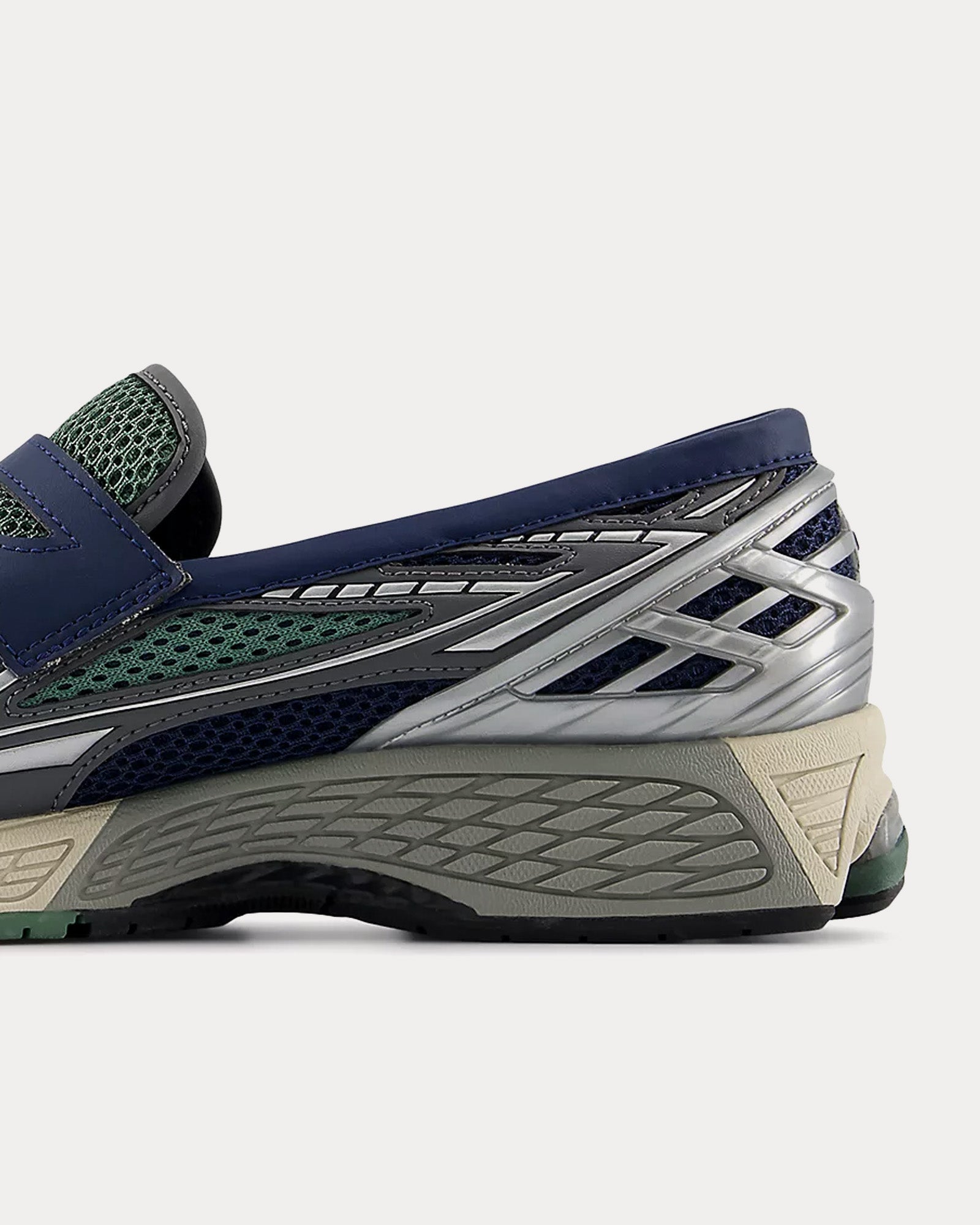 New Balance Unisex 1906L Silver Metallic / NB Navy / Dark Juniper Loafers