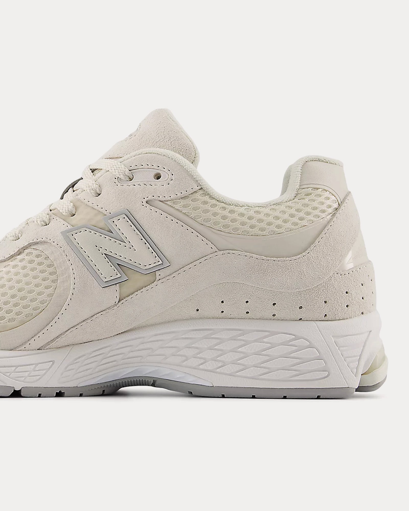 New Balance Unisex 2002w Linen / Light Silver Metallic / Sea Salt Low ...