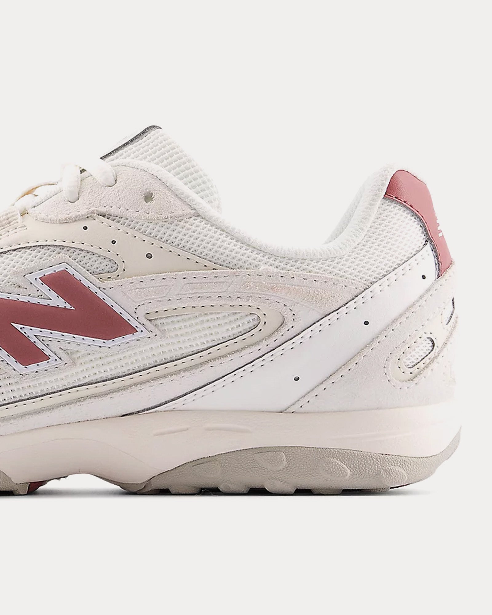 New Balance Unisex 204L Sea Salt / Red Rock Low Top Sneakers & Trainers