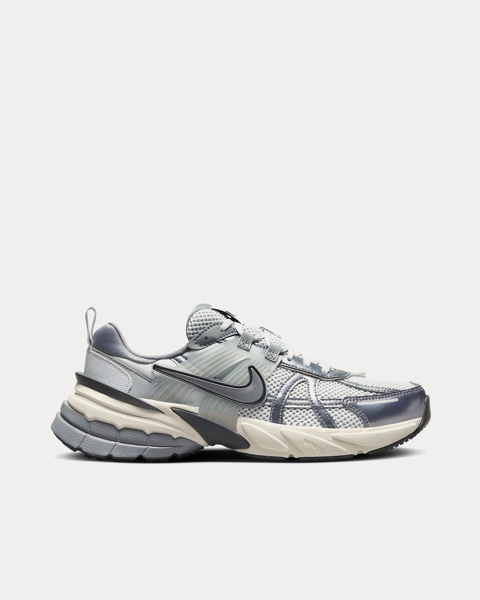 Nike V2K Run Pure Platinum / Wolf Grey / Cool Grey / Metallic Cool Grey ...