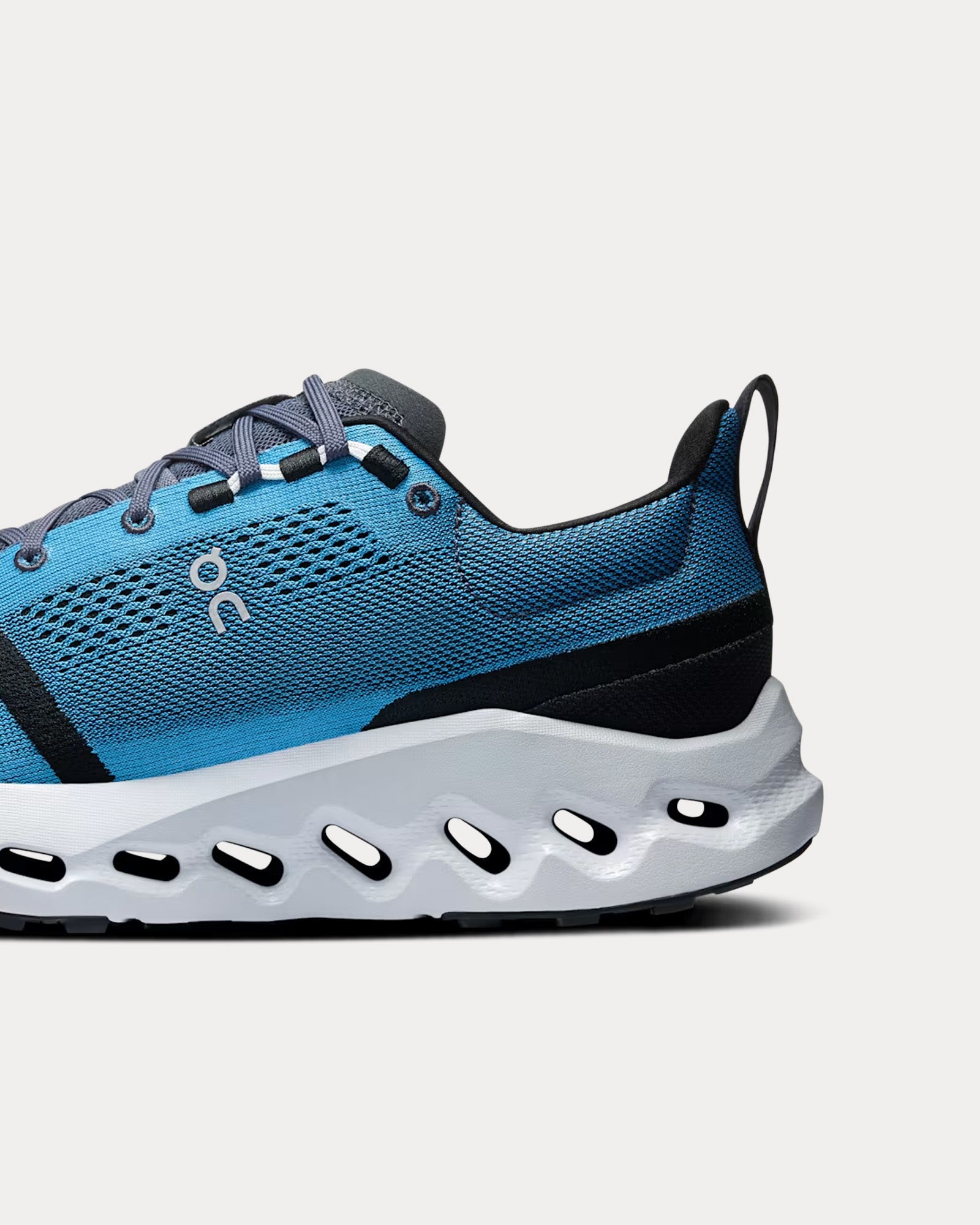 On Running Men's Cloudsurfer Trail Niagara / Glacier Running Shoes