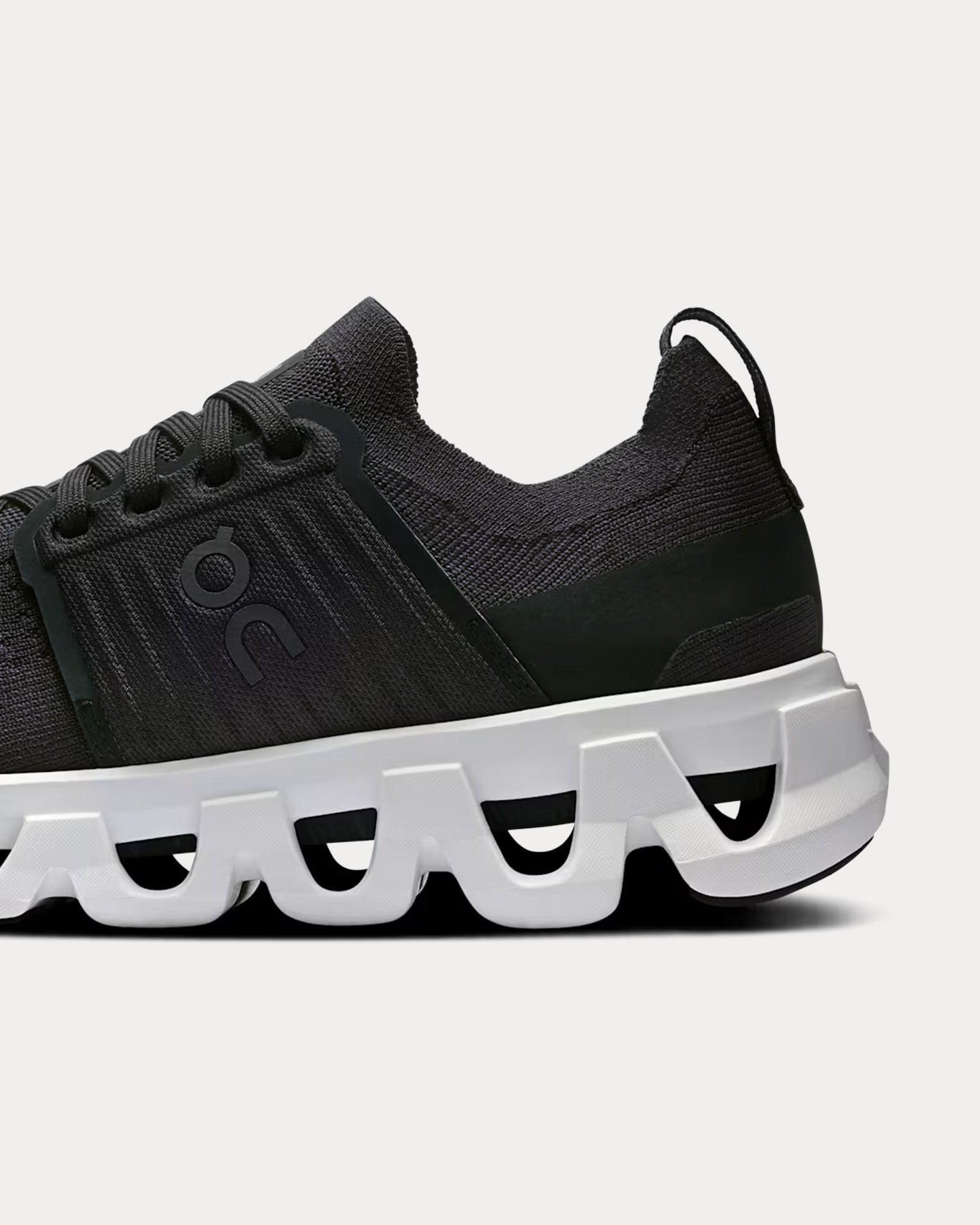 On Running Women's Cloudswift 4 Black / White Running Shoes