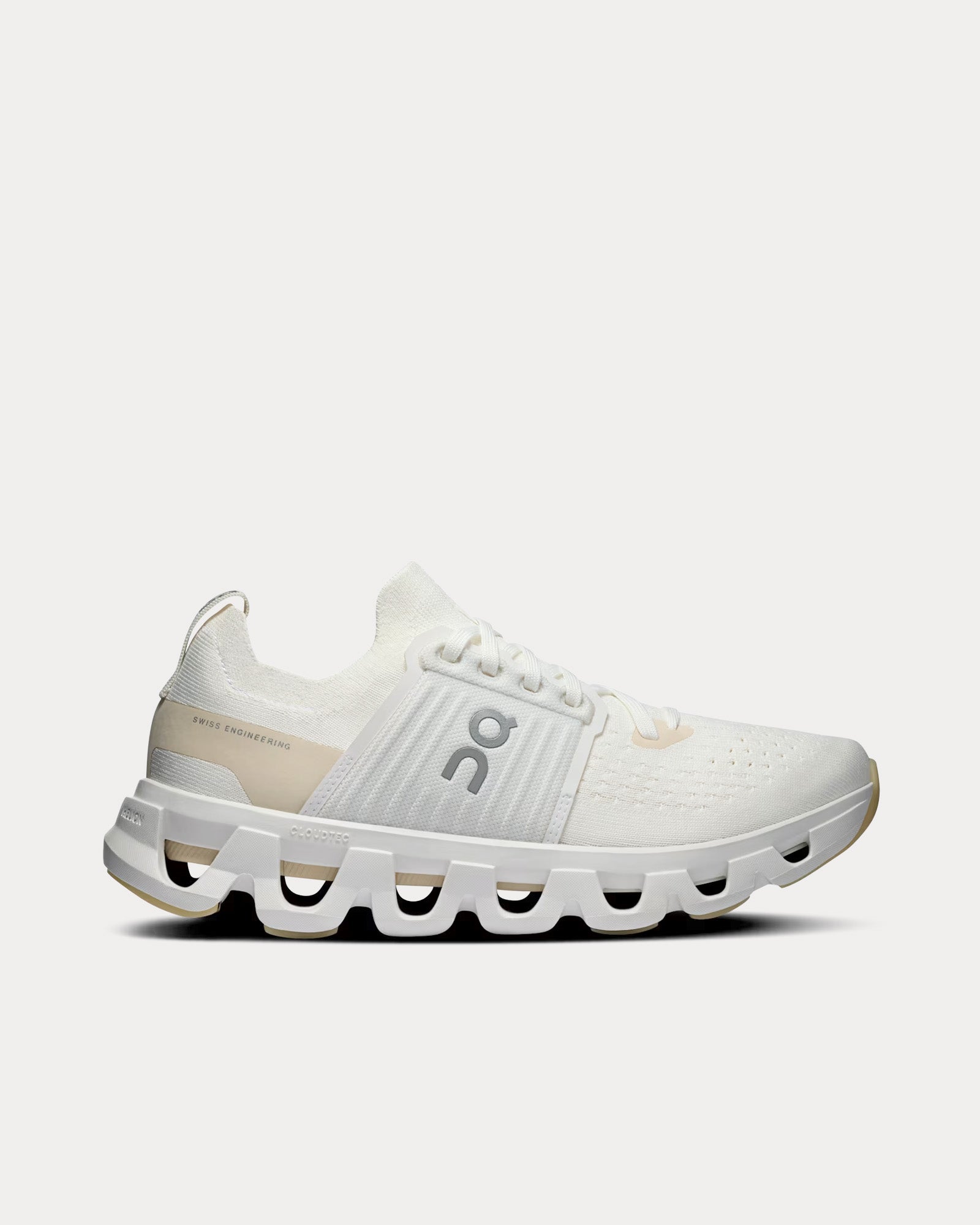 On Running Women's Cloudswift 4 White / Cream Running Shoes