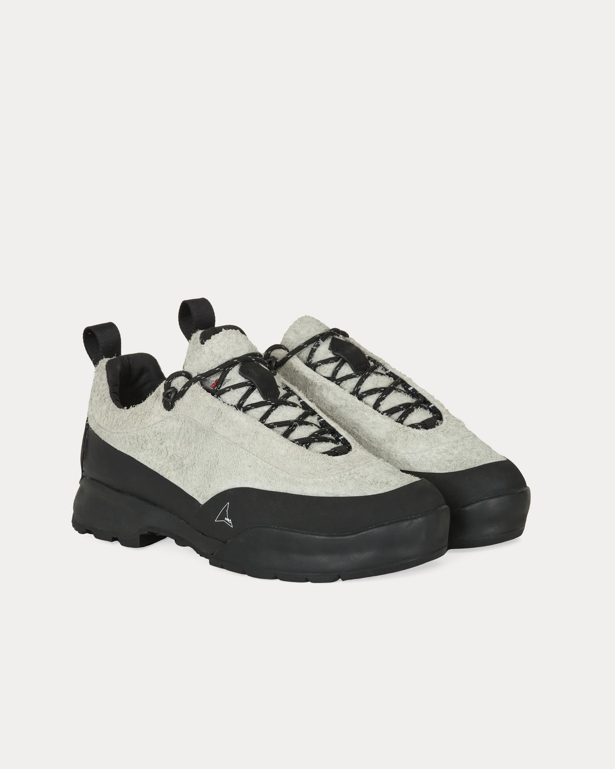 ROA Cingino Off White / Black Low Top Sneakers - Sneak in Peace