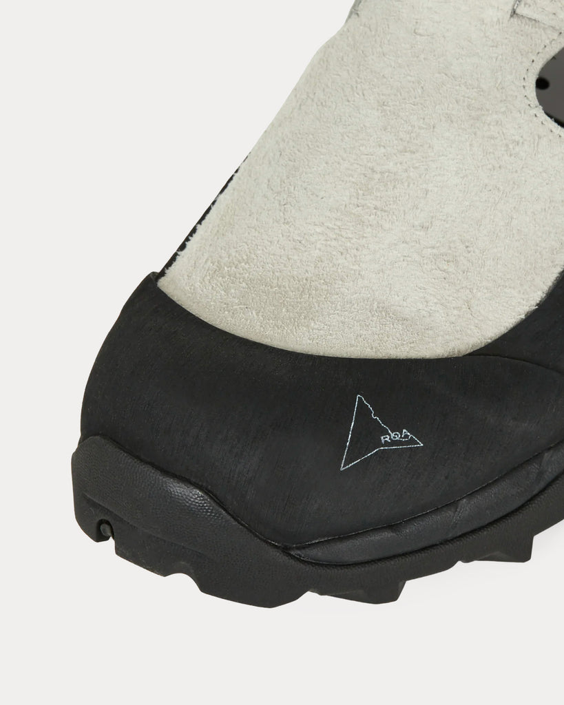 ROA Pala Off White / Black Sandals - Sneak in Peace