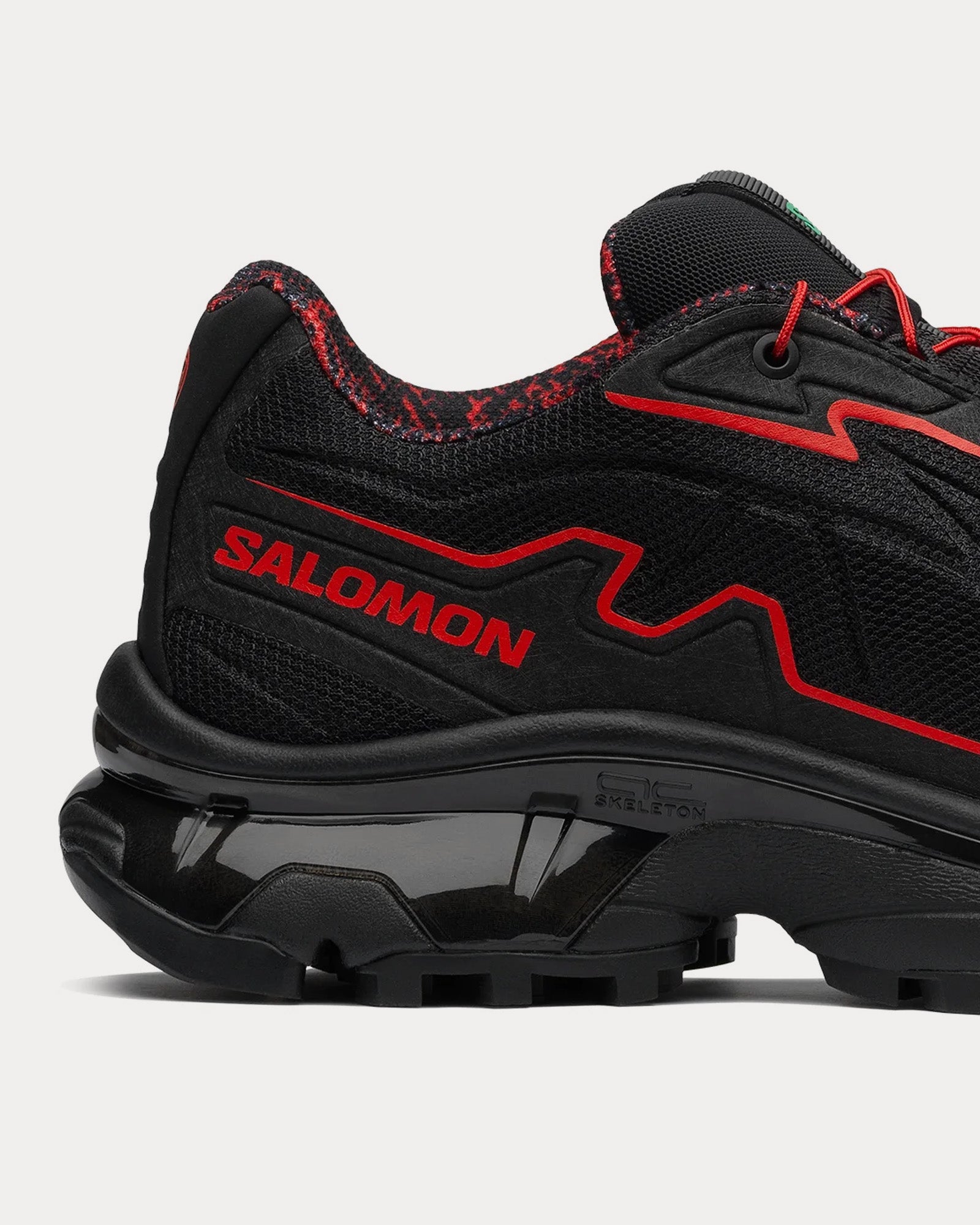 Salomon Unisex XT-Slate 'Red Viper' Black / Black Low Top Sneakers