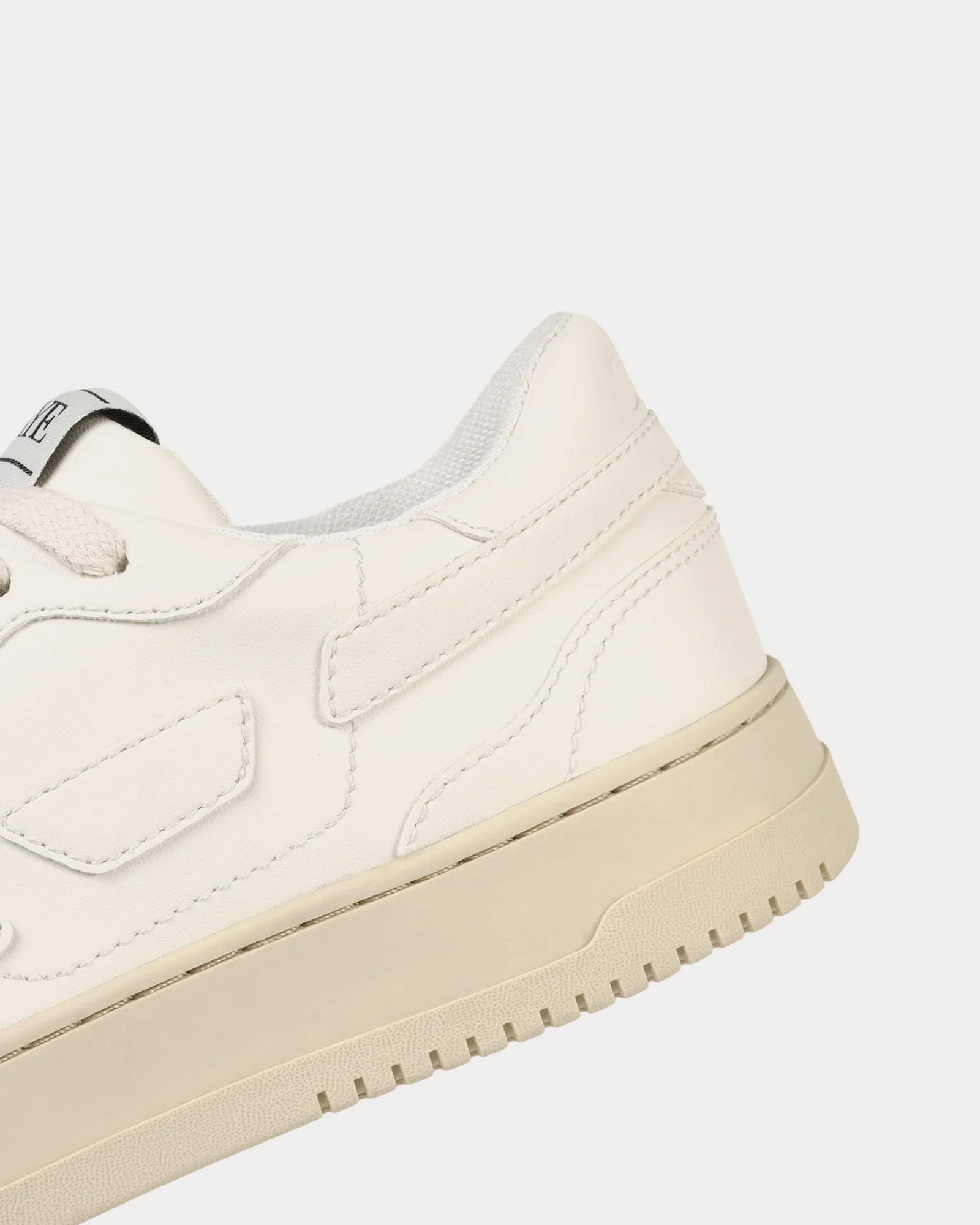 Saye Unisex Modelo '82 Off White Low Top Sneakers & Trainers