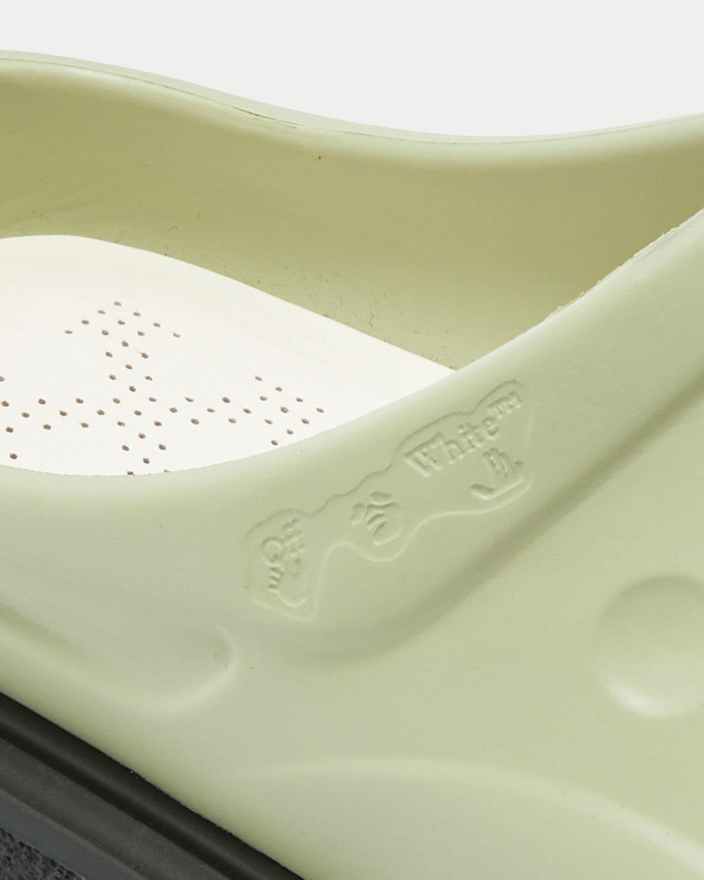 Off-White x Crocs Spongesole Meteor Slipper Green / Black Slip Ons ...